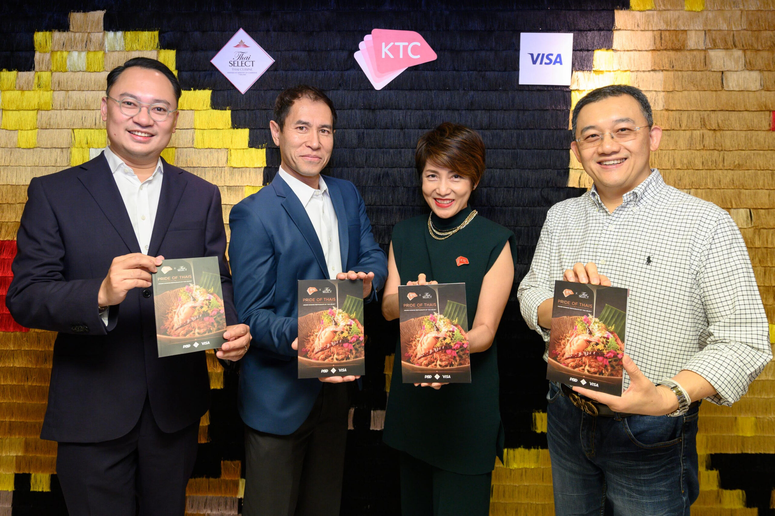 เคทีซีจัดกิจกรรม “KTC ชวนลิ้มรสอัตลักษณ์อาหารไทยกับ Thai SELECT” พร้อมเปิดตัวหนังสือ “KTC PRIDE ...