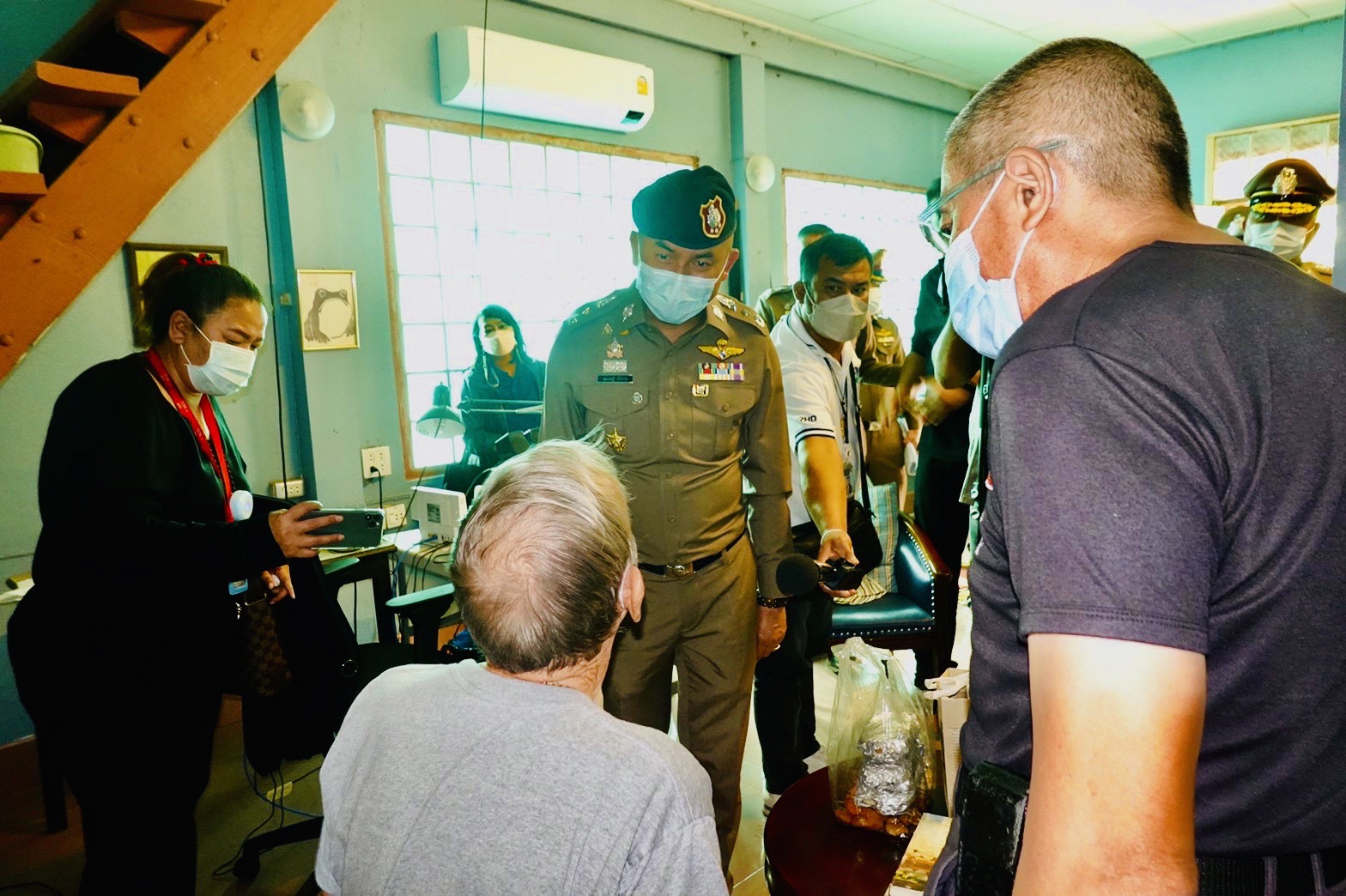 "ผู้ช่วยฯ โจ๊ก"นำทีม TICAC ประสาน ผบช.ภ.4 บุกรวบ 4 ผู้ต้องหาละเมิดทาง ...