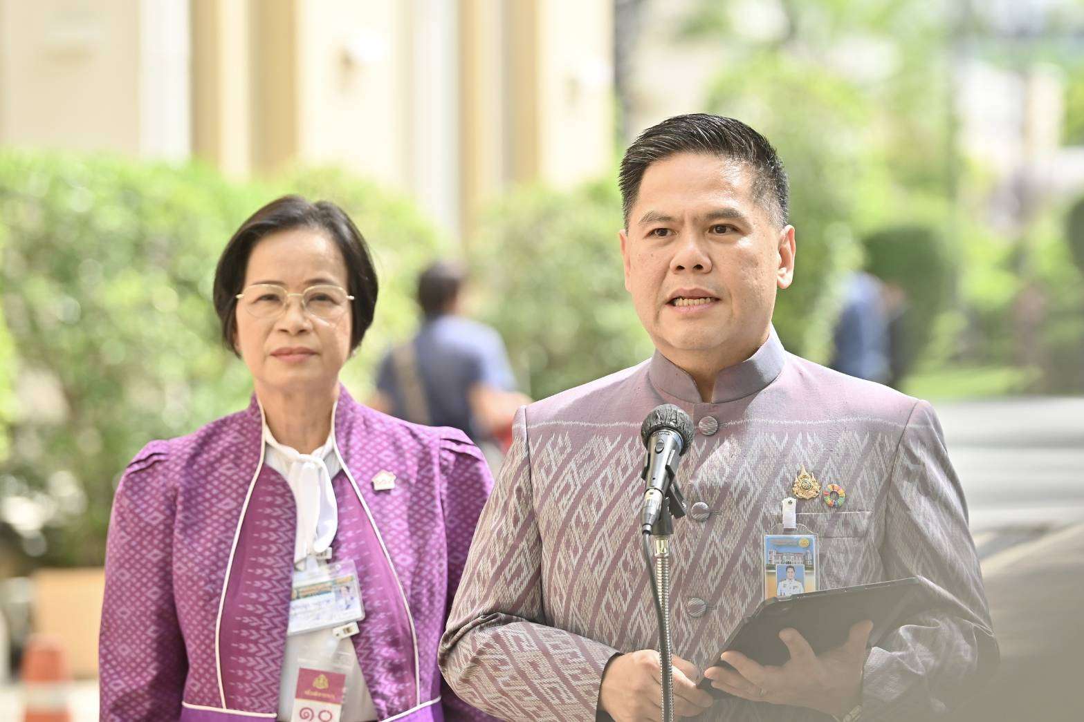 "วราวุธ" นำทีม พม. เซ็น MOU 29 หน่วยงาน ผนึกกำลังเชื่อมฐานข้อมูลกลุ่มเปราะบาง-ผู้สูงอายุทั่วประเทศ